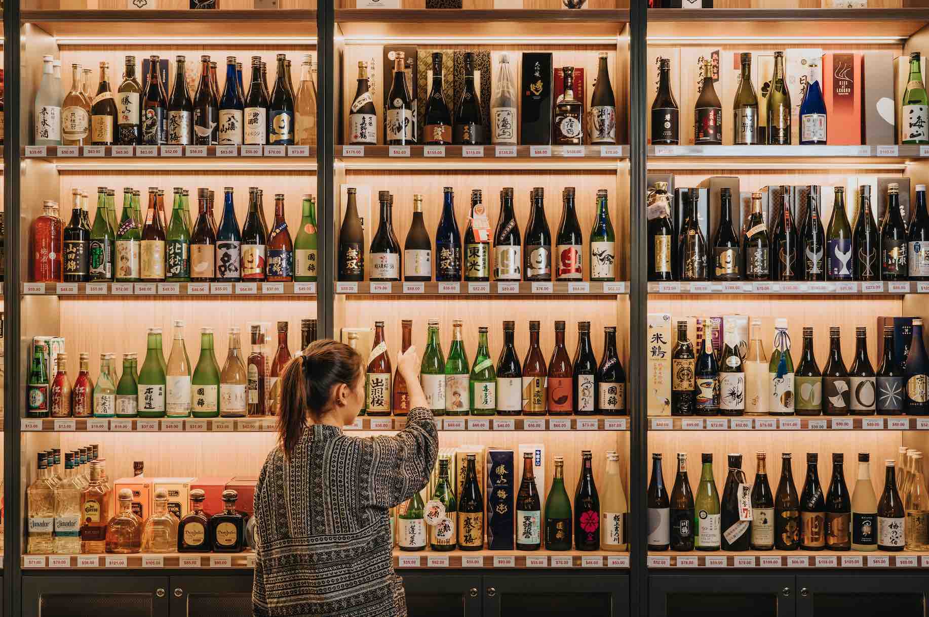 8 By Bottles & Bottles - Drink-in Concept Store At Singapore Changi Airport